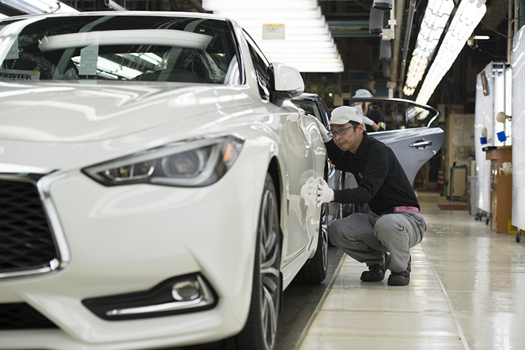 New Infiniti Q60 sports coupe starts production at Tochigi plant in Japan